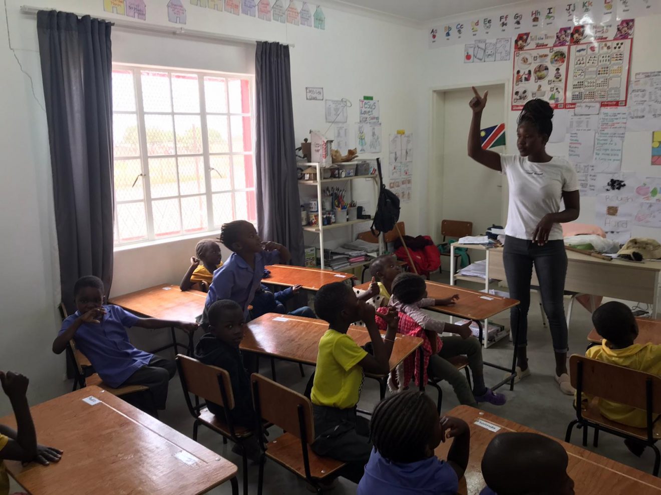Peter Wackel builds school in Namibia - steps for children